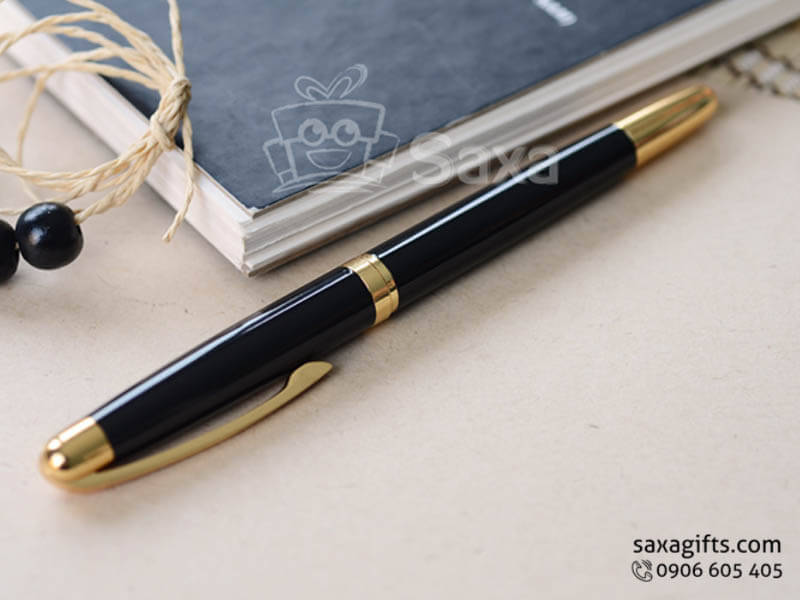Metal pen removable cap and black golden mixed cover